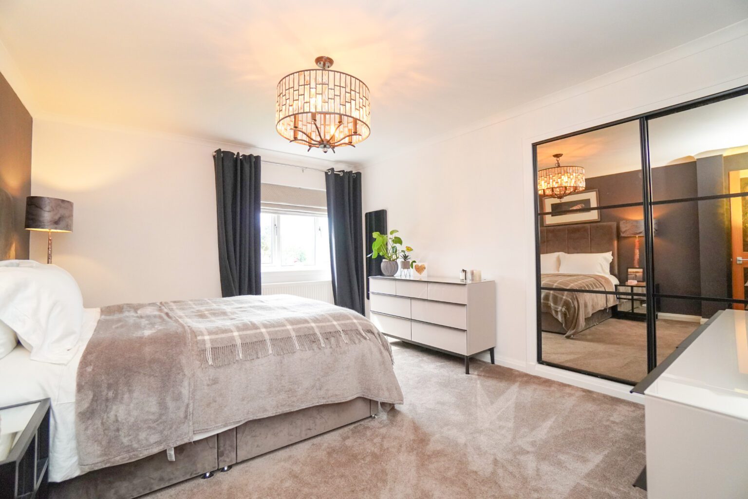 Casa Mia, Glasgow Road, Hardgate - McHugh Estate Agents