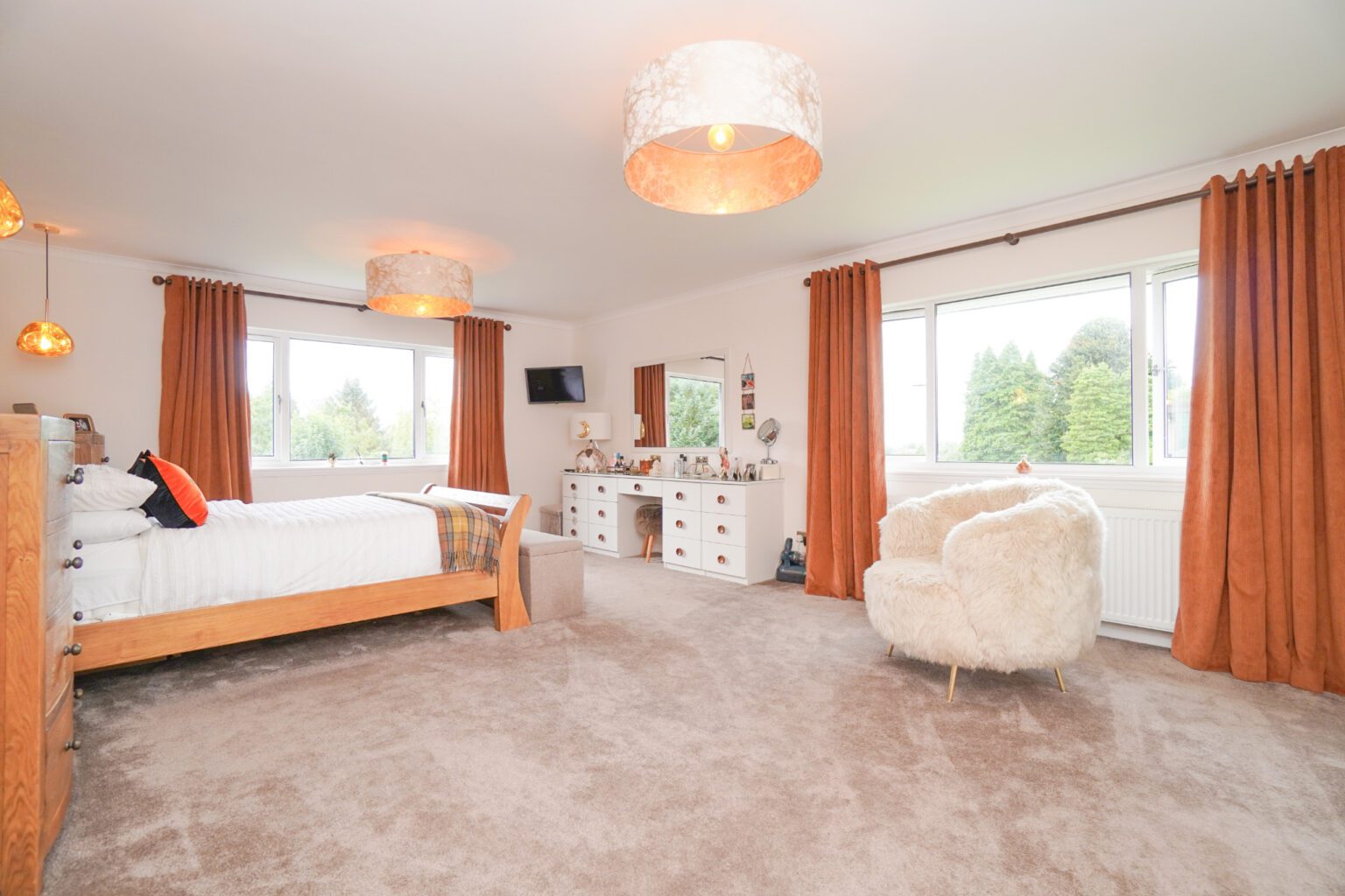 Casa Mia, Glasgow Road, Hardgate - McHugh Estate Agents