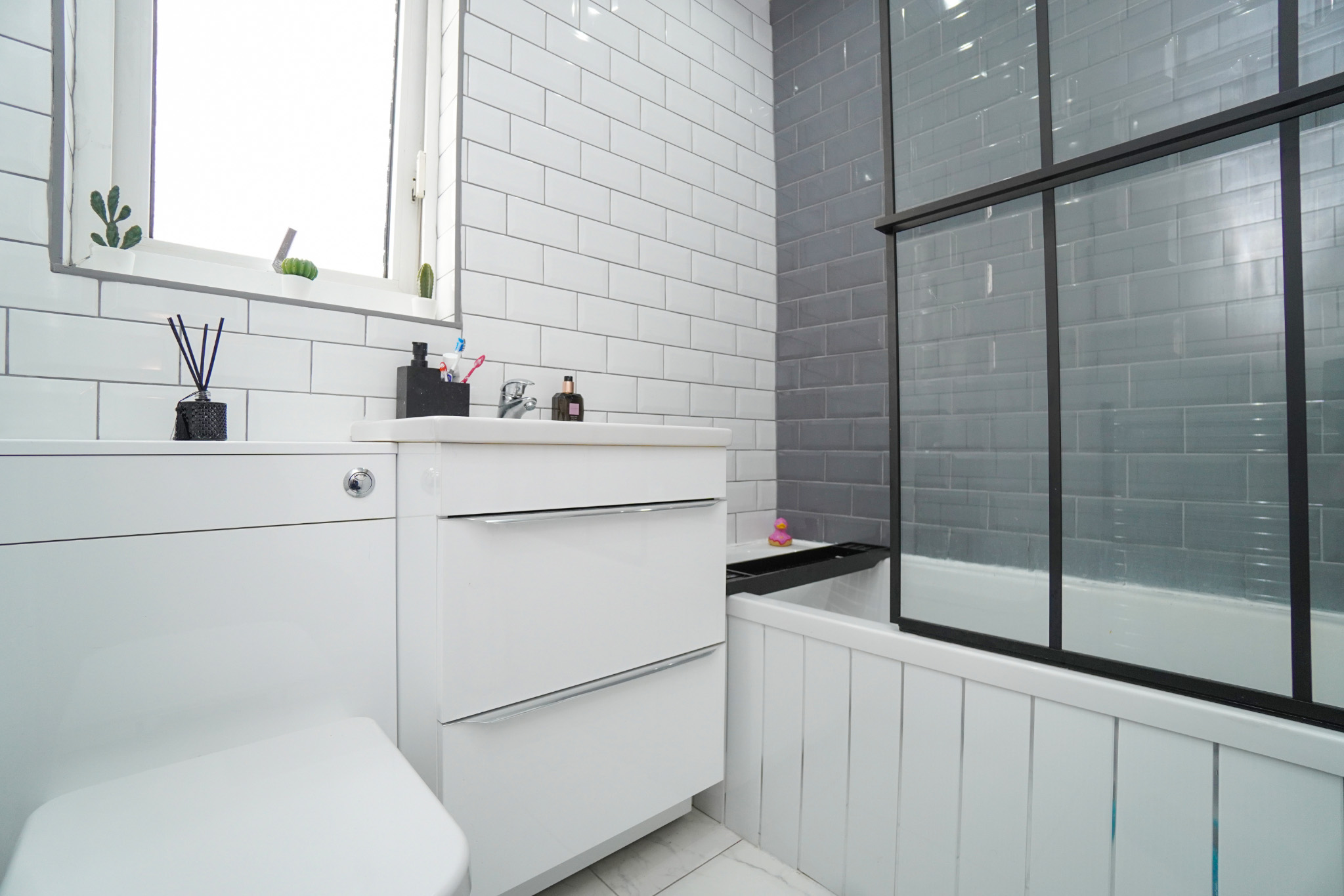 Auchinleck Terrace, Hardgate - McHugh Estate Agents